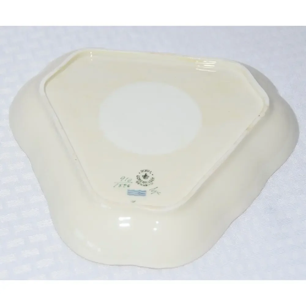 Royal Copenhagen | Accents | Royal Copenhagen 95s Triangle Serving ...